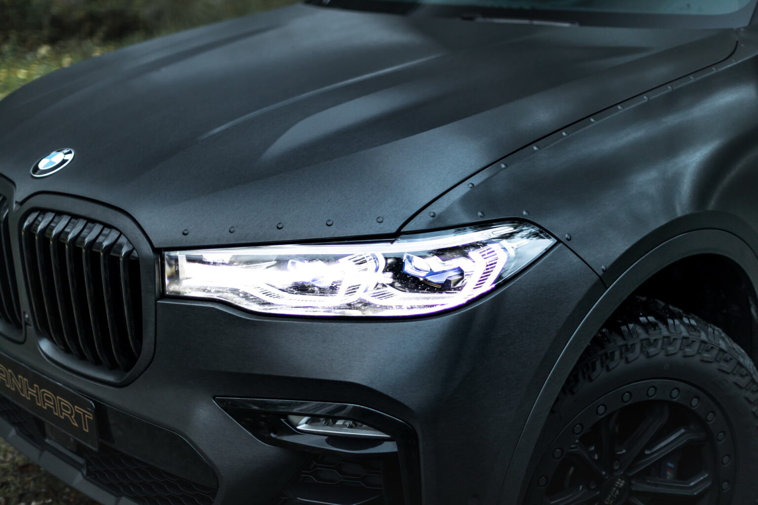 2021-bmw-x7-tuning-manhart-11 - AVTOPLUS.mk